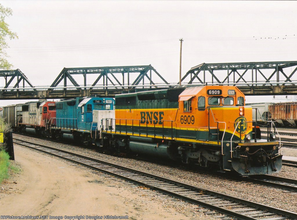 BNSF 6909